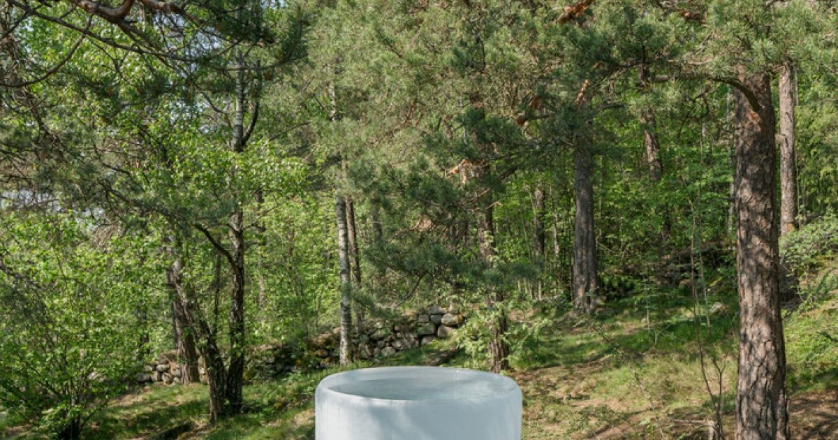 Air Burial | Xavier Hufkens